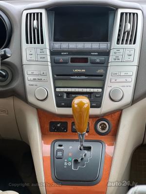 Yellow Lexus RX 2004 in Narva, with an engine capacity of 3.00 L and mileage of 260 thousand km for 2499 €, photo 17 on AUTOMOTO.COM.LV