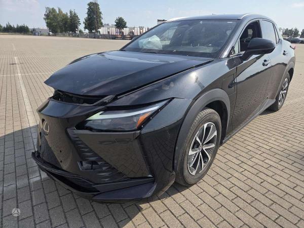 Melns Lexus RZ 300e 2024 Marijampole, ar dzinēja tilpumu 0.00 L un nobraukumu 135 tūkst. km par 18000 €, foto 1 vietnē AUTOMOTO.COM.LV