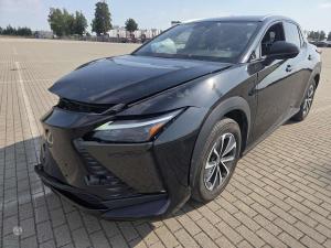 Черный Лексус RZ 300e 2024 в Мариямполе, объемом двигателя 0.00 л и пробегом 135 тыс. км за 18000 €, фото  на AUTOMOTO.COM.LV