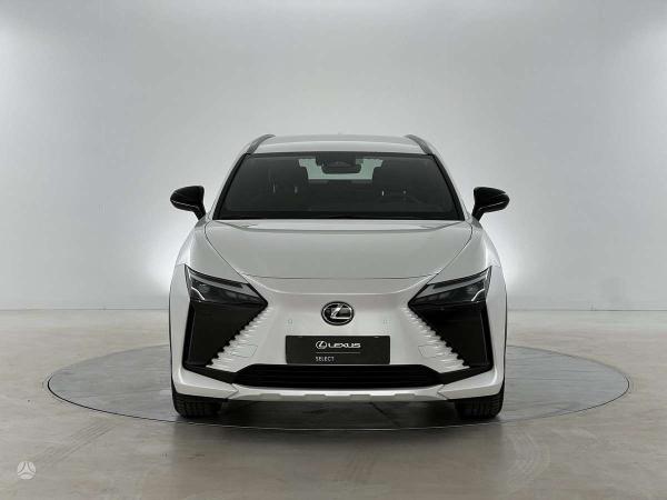 Black Lexus RZ 300e 2025 in Vilnius, with an engine capacity of 0.00 L and mileage of 19 thousand km for 39900 €, photo 5 on AUTOMOTO.COM.LV