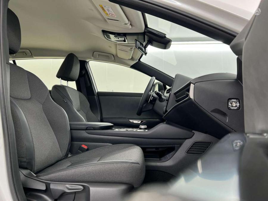 Melns Lexus RZ 300e 2025 Viļņa, ar dzinēja tilpumu 0.00 L un nobraukumu 19 tūkst. km par 39900 €, foto 7 vietnē AUTOMOTO.COM.LV