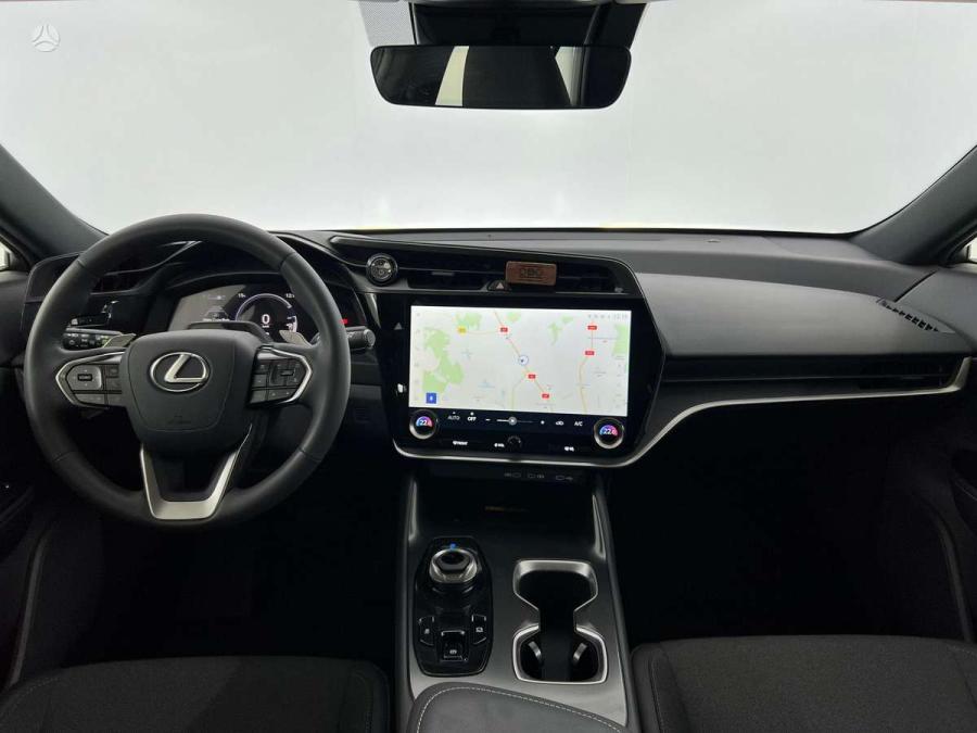 Melns Lexus RZ 300e 2025 Viļņa, ar dzinēja tilpumu 0.00 L un nobraukumu 19 tūkst. km par 39900 €, foto 9 vietnē AUTOMOTO.COM.LV
