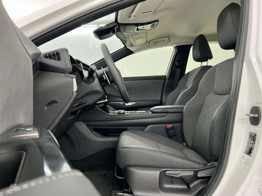 Melns Lexus RZ 300e 2025 Viļņa, ar dzinēja tilpumu 0.00 L un nobraukumu 19 tūkst. km par 39900 €, foto 12 vietnē AUTOMOTO.COM.LV