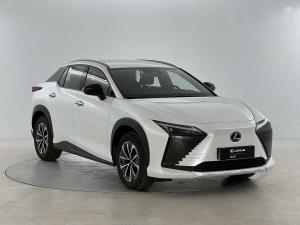 Melns Lexus RZ 300e 2025 Viļņa, ar dzinēja tilpumu 0.00 L un nobraukumu 19 tūkst. km par 39900 €, foto 19 vietnē AUTOMOTO.COM.LV