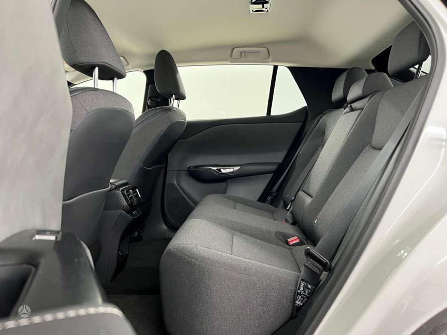 Melns Lexus RZ 300e 2025 Viļņa, ar dzinēja tilpumu 0.00 L un nobraukumu 19 tūkst. km par 39900 €, foto 20 vietnē AUTOMOTO.COM.LV