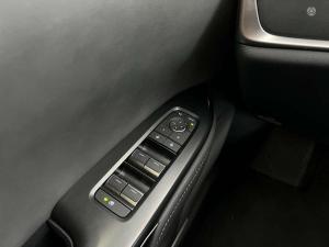 Melns Lexus RZ 300e 2025 Viļņa, ar dzinēja tilpumu 0.00 L un nobraukumu 19 tūkst. km par 39900 €, foto 25 vietnē AUTOMOTO.COM.LV