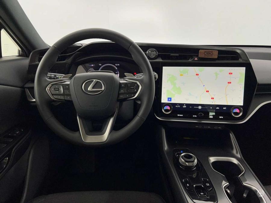 Black Lexus RZ 300e 2025 in Vilnius, with an engine capacity of 0.00 L and mileage of 19 thousand km for 39900 €, photo 10 on AUTOMOTO.COM.LV