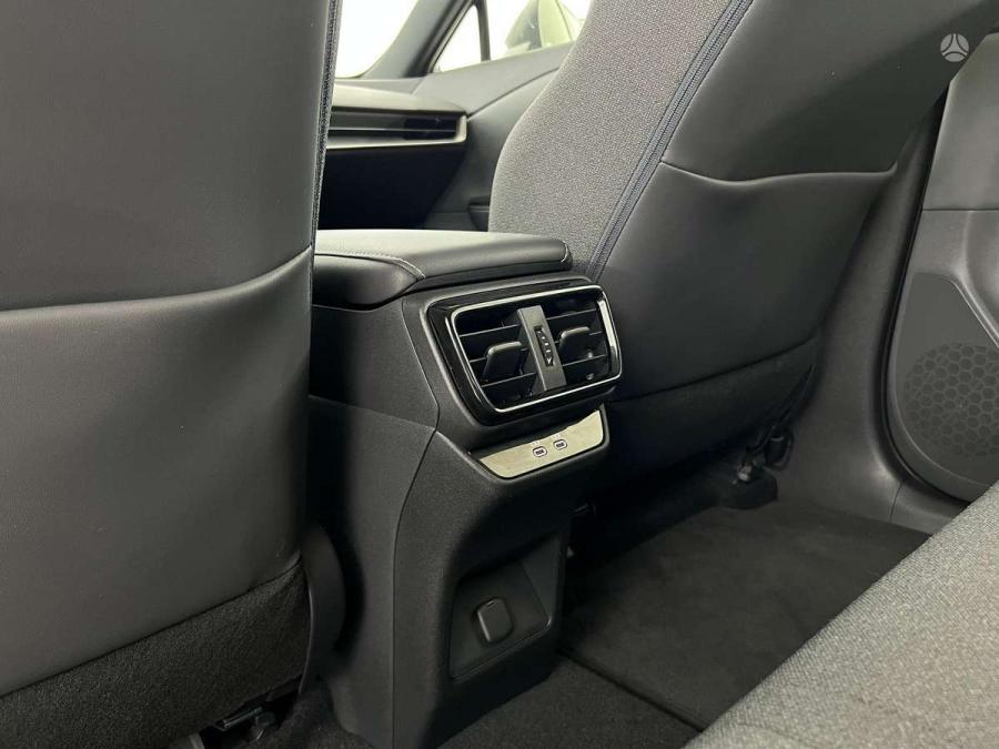 Black Lexus RZ 300e 2025 in Vilnius, with an engine capacity of 0.00 L and mileage of 19 thousand km for 39900 €, photo 26 on AUTOMOTO.COM.LV