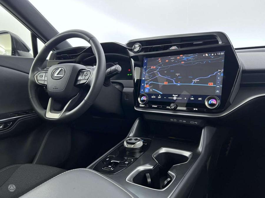 Grey Lexus RZ 300e 2025 in Vilnius, with an engine capacity of 0.00 L and mileage of 27 thousand km for 44900 €, photo 15 on AUTOMOTO.COM.LV