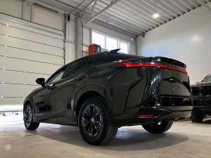 Черный Лексус RZ 450e 2023 в Клайпеда, объемом двигателя 0.00 л и пробегом 50 тыс. км за 41500 €, фото 6 на AUTOMOTO.COM.LV