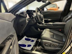 Черный Лексус RZ 450e 2023 в Клайпеда, объемом двигателя 0.00 л и пробегом 50 тыс. км за 41500 €, фото 11 на AUTOMOTO.COM.LV