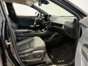 Черный Лексус RZ 450e 2023 в Клайпеда, объемом двигателя 0.00 л и пробегом 50 тыс. км за 41500 €, фото 12 на AUTOMOTO.COM.LV