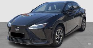 Melns Lexus RZ 450e 2023 Viļņa, ar dzinēja tilpumu 0.00 L un nobraukumu 33 tūkst. km par 41000 €, foto  vietnē AUTOMOTO.COM.LV