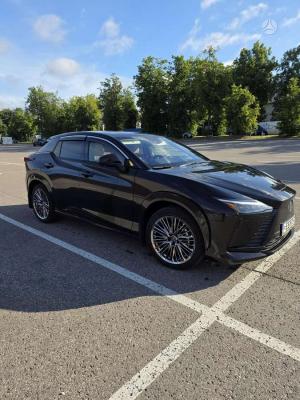 Black Lexus RZ 450e 2024 in Vilnius, with an engine capacity of 0.00 L and mileage of 55 thousand km for 45500 €, photo 3 on AUTOMOTO.COM.LV