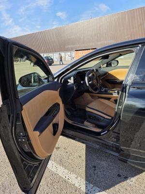 Black Lexus RZ 450e 2024 in Vilnius, with an engine capacity of 0.00 L and mileage of 55 thousand km for 45500 €, photo 6 on AUTOMOTO.COM.LV