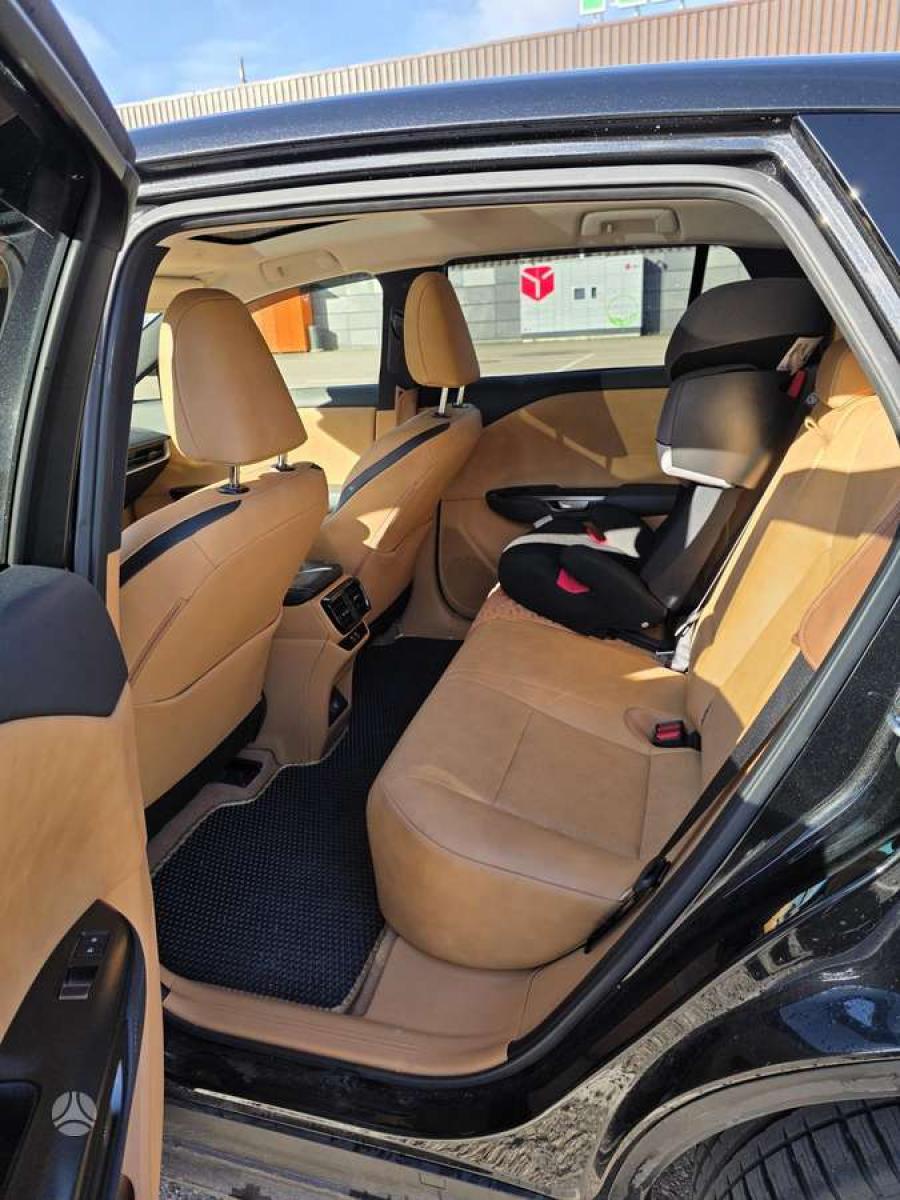 Black Lexus RZ 450e 2024 in Vilnius, with an engine capacity of 0.00 L and mileage of 55 thousand km for 45500 €, photo 7 on AUTOMOTO.COM.LV