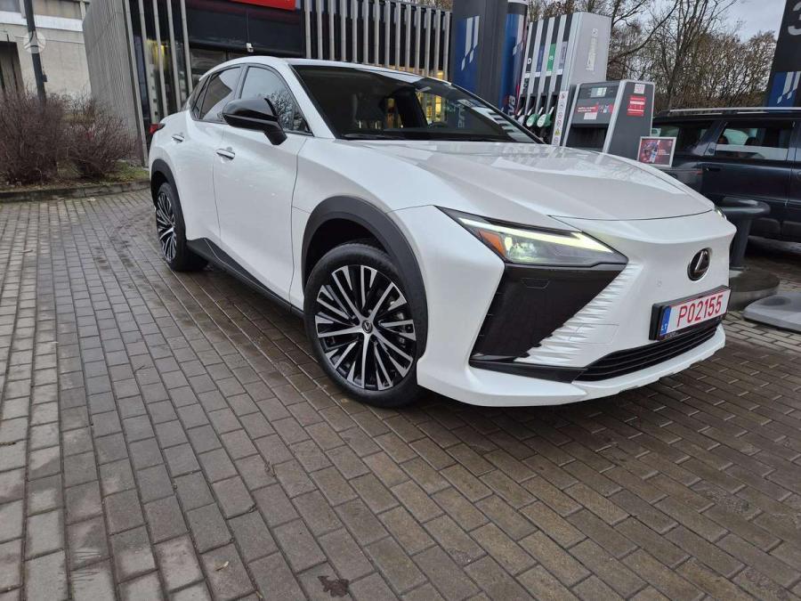 Zils Lexus RZ 450e 2024 Viļņa, ar dzinēja tilpumu 0.00 L un nobraukumu 9 tūkst. km par 42990 €, foto 1 vietnē AUTOMOTO.COM.LV