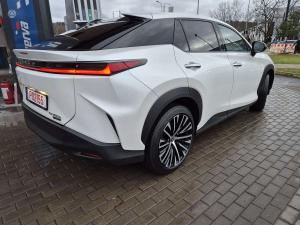 Zils Lexus RZ 450e 2024 Viļņa, ar dzinēja tilpumu 0.00 L un nobraukumu 9 tūkst. km par 42990 €, foto 4 vietnē AUTOMOTO.COM.LV
