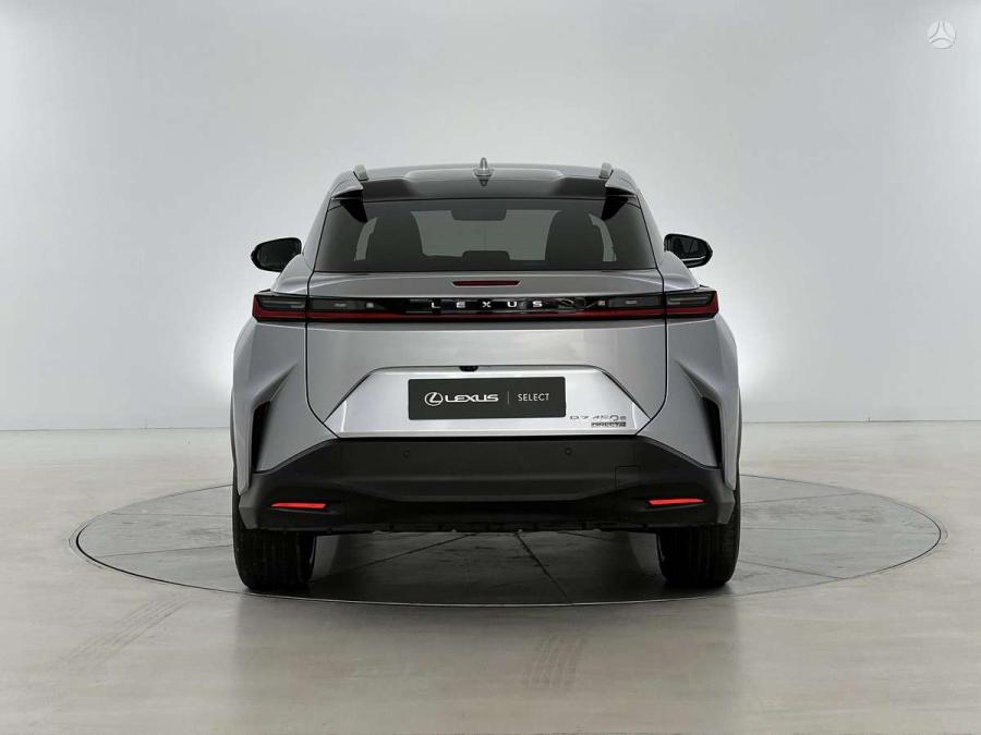 Pelēks Lexus RZ 450e 2025 Viļņa, ar dzinēja tilpumu 0.00 L un nobraukumu 10 tūkst. km par 49900 €, foto 5 vietnē AUTOMOTO.COM.LV