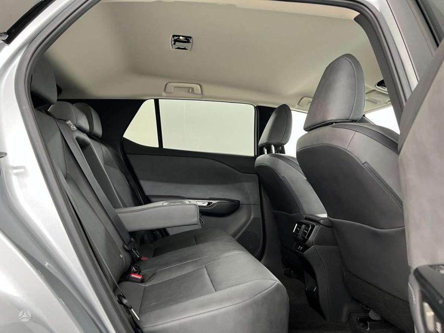 Pelēks Lexus RZ 450e 2025 Viļņa, ar dzinēja tilpumu 0.00 L un nobraukumu 10 tūkst. km par 49900 €, foto 8 vietnē AUTOMOTO.COM.LV