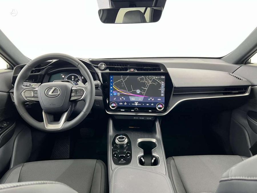 Pelēks Lexus RZ 450e 2025 Viļņa, ar dzinēja tilpumu 0.00 L un nobraukumu 10 tūkst. km par 49900 €, foto 9 vietnē AUTOMOTO.COM.LV