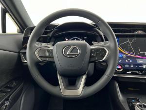 Pelēks Lexus RZ 450e 2025 Viļņa, ar dzinēja tilpumu 0.00 L un nobraukumu 10 tūkst. km par 49900 €, foto 13 vietnē AUTOMOTO.COM.LV