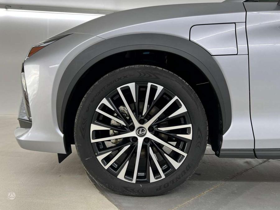 Pelēks Lexus RZ 450e 2025 Viļņa, ar dzinēja tilpumu 0.00 L un nobraukumu 10 tūkst. km par 49900 €, foto 16 vietnē AUTOMOTO.COM.LV