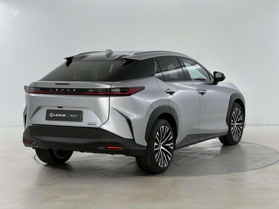 Pelēks Lexus RZ 450e 2025 Viļņa, ar dzinēja tilpumu 0.00 L un nobraukumu 10 tūkst. km par 49900 €, foto 21 vietnē AUTOMOTO.COM.LV