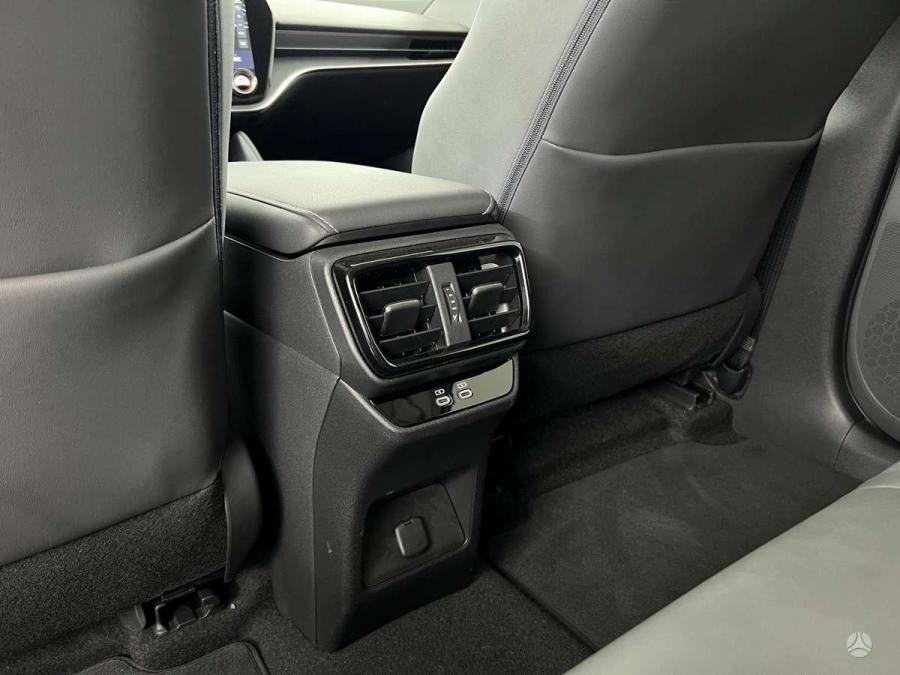 Pelēks Lexus RZ 450e 2025 Viļņa, ar dzinēja tilpumu 0.00 L un nobraukumu 10 tūkst. km par 49900 €, foto 27 vietnē AUTOMOTO.COM.LV