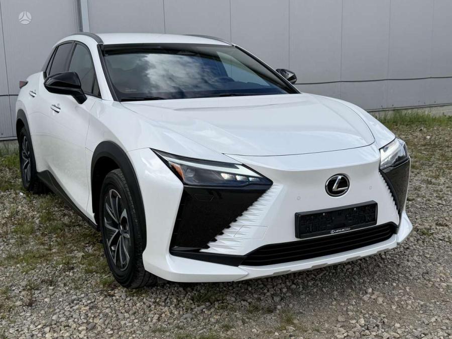 Balts Lexus RZ 450e 2024 Kauņa, ar dzinēja tilpumu 0.00 L un nobraukumu 112 tūkst. km par 31500 €, foto 4 vietnē AUTOMOTO.COM.LV