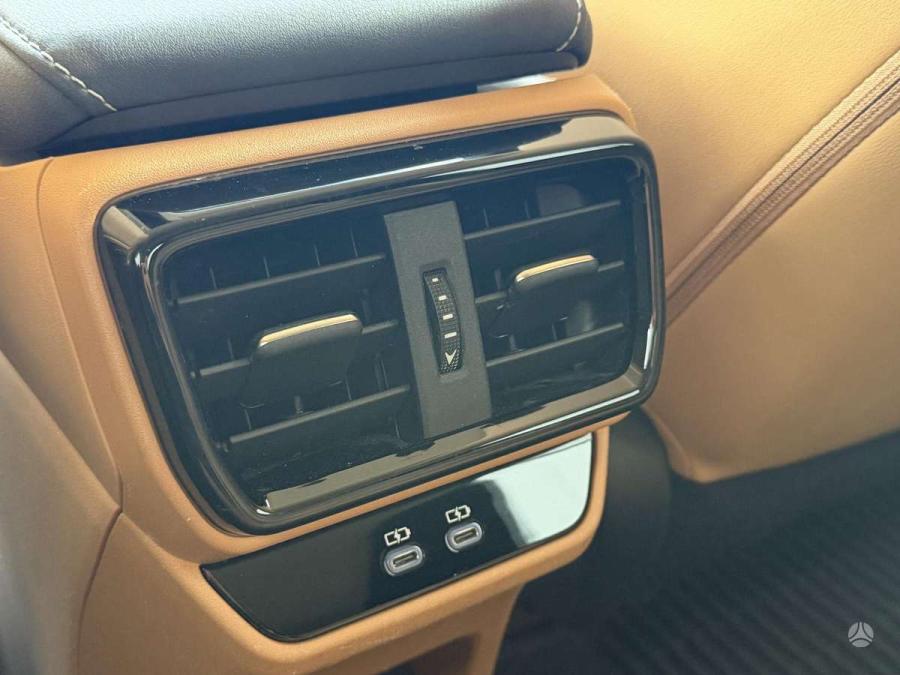 Balts Lexus RZ 450e 2024 Kauņa, ar dzinēja tilpumu 0.00 L un nobraukumu 112 tūkst. km par 31500 €, foto 9 vietnē AUTOMOTO.COM.LV