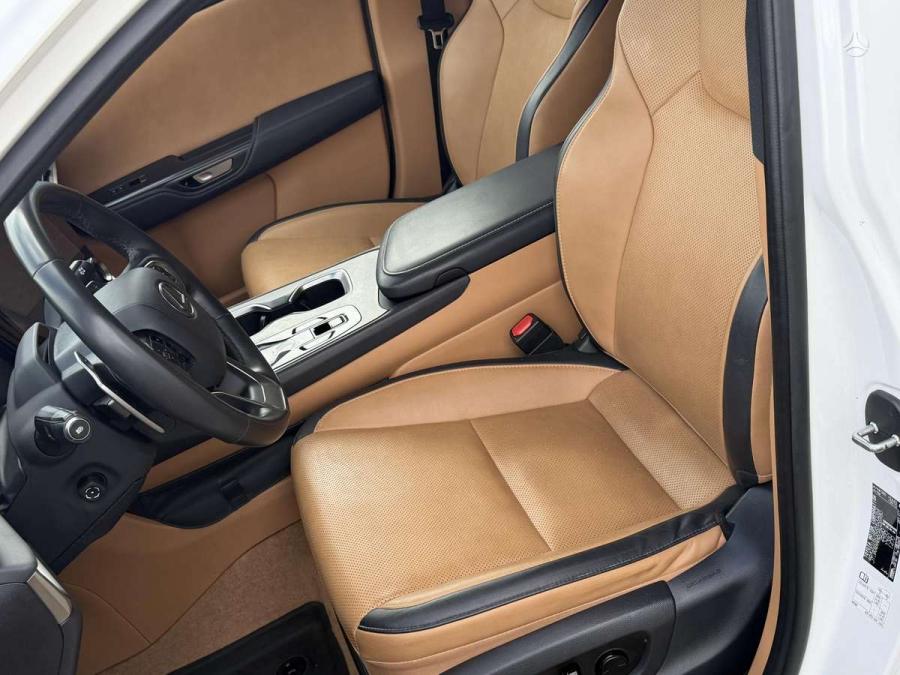 Balts Lexus RZ 450e 2024 Kauņa, ar dzinēja tilpumu 0.00 L un nobraukumu 112 tūkst. km par 31500 €, foto 11 vietnē AUTOMOTO.COM.LV
