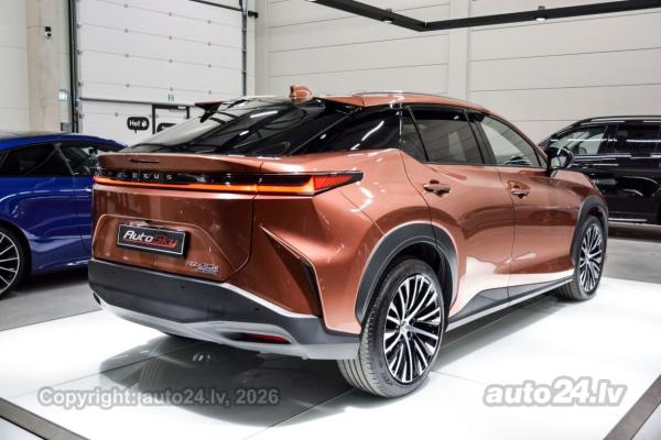 Brūns Lexus RZ 2023 Tallina, ar dzinēja tilpumu 0.00 L un nobraukumu 19 tūkst. km par 43900 €, foto 5 vietnē AUTOMOTO.COM.LV