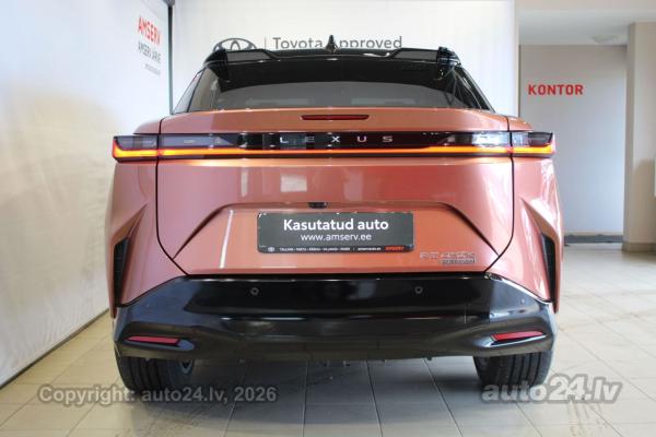 Brūns Lexus RZ 2024 Tallina, ar dzinēja tilpumu 0.00 L un nobraukumu 28 tūkst. km par 52990 €, foto 4 vietnē AUTOMOTO.COM.LV