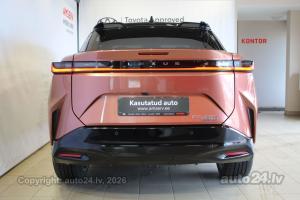 Brūns Lexus RZ 2024 Tallina, ar dzinēja tilpumu 0.00 L un nobraukumu 28 tūkst. km par 52990 €, foto 5 vietnē AUTOMOTO.COM.LV