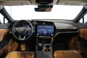 Brūns Lexus RZ 2024 Tallina, ar dzinēja tilpumu 0.00 L un nobraukumu 28 tūkst. km par 52990 €, foto 9 vietnē AUTOMOTO.COM.LV
