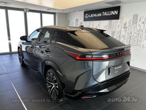 Pelēks Lexus RZ 2024 Tallina, ar dzinēja tilpumu 0.00 L un nobraukumu 26 tūkst. km par 57400 €, foto 3 vietnē AUTOMOTO.COM.LV