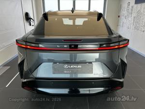 Pelēks Lexus RZ 2024 Tallina, ar dzinēja tilpumu 0.00 L un nobraukumu 26 tūkst. km par 57400 €, foto 4 vietnē AUTOMOTO.COM.LV