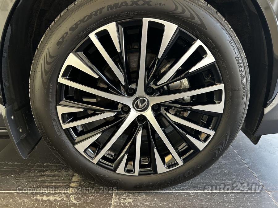Pelēks Lexus RZ 2024 Tallina, ar dzinēja tilpumu 0.00 L un nobraukumu 26 tūkst. km par 57400 €, foto 8 vietnē AUTOMOTO.COM.LV