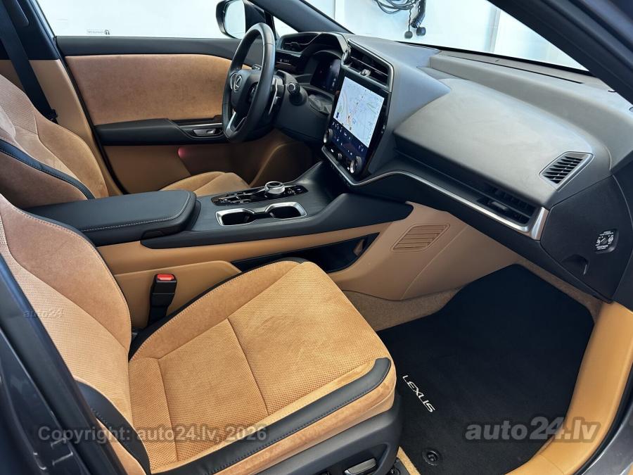Pelēks Lexus RZ 2024 Tallina, ar dzinēja tilpumu 0.00 L un nobraukumu 26 tūkst. km par 57400 €, foto 9 vietnē AUTOMOTO.COM.LV