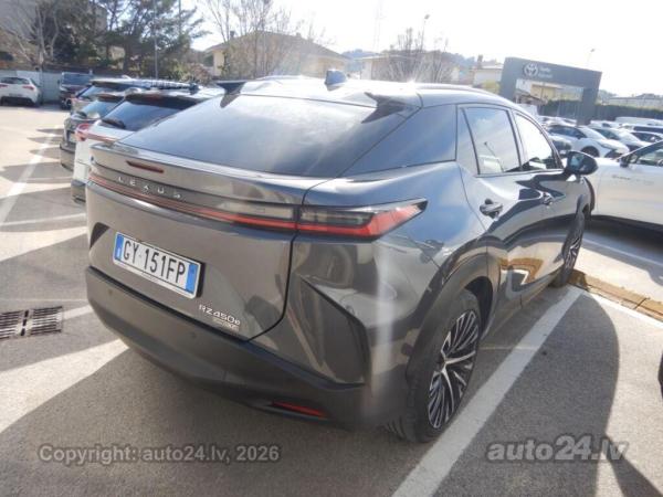 Pelēks Lexus RZ 2025 Tallina, ar dzinēja tilpumu 0.00 L un nobraukumu 4 tūkst. km par 47000 €, foto 4 vietnē AUTOMOTO.COM.LV