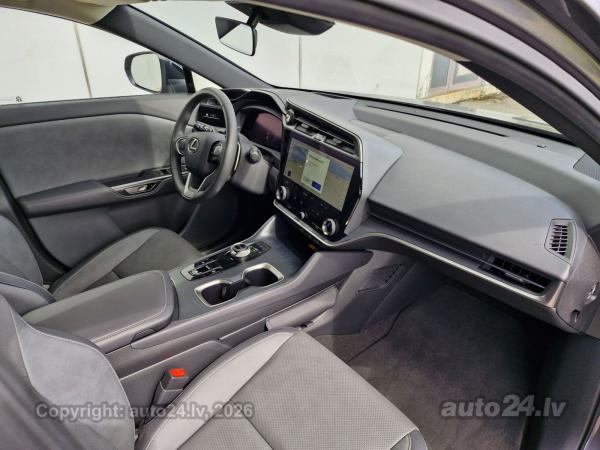 Pelēks Lexus RZ 2025 Tallina, ar dzinēja tilpumu 0.00 L un nobraukumu 4 tūkst. km par 47000 €, foto 7 vietnē AUTOMOTO.COM.LV