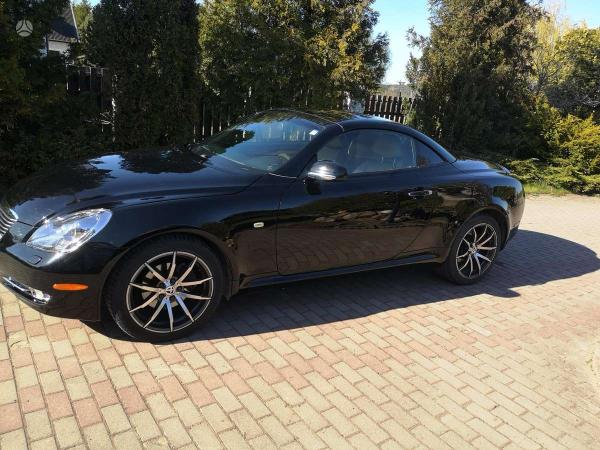 Black Lexus SC 430 2007 in Vilnius, with an engine capacity of 4.29 L and mileage of 133 thousand km for 12750 €, photo 6 on AUTOMOTO.COM.LV