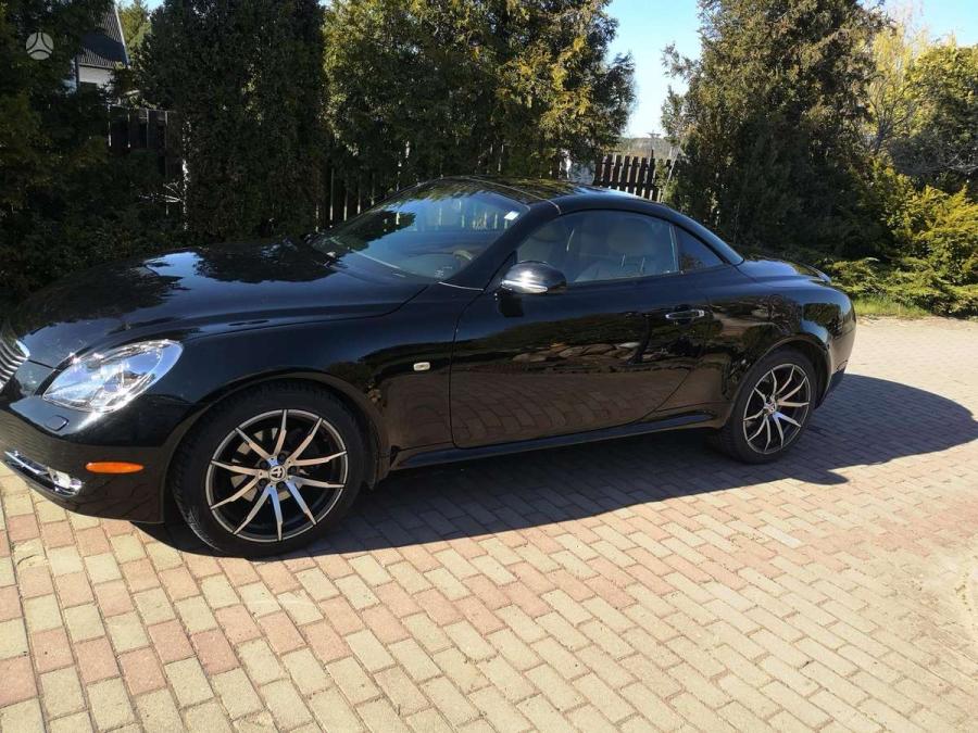 Black Lexus SC 430 2007 in Vilnius, with an engine capacity of 4.29 L and mileage of 133 thousand km for 12750 €, photo 7 on AUTOMOTO.COM.LV