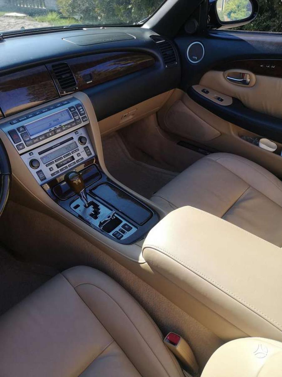 Black Lexus SC 430 2007 in Vilnius, with an engine capacity of 4.29 L and mileage of 133 thousand km for 12750 €, photo 14 on AUTOMOTO.COM.LV