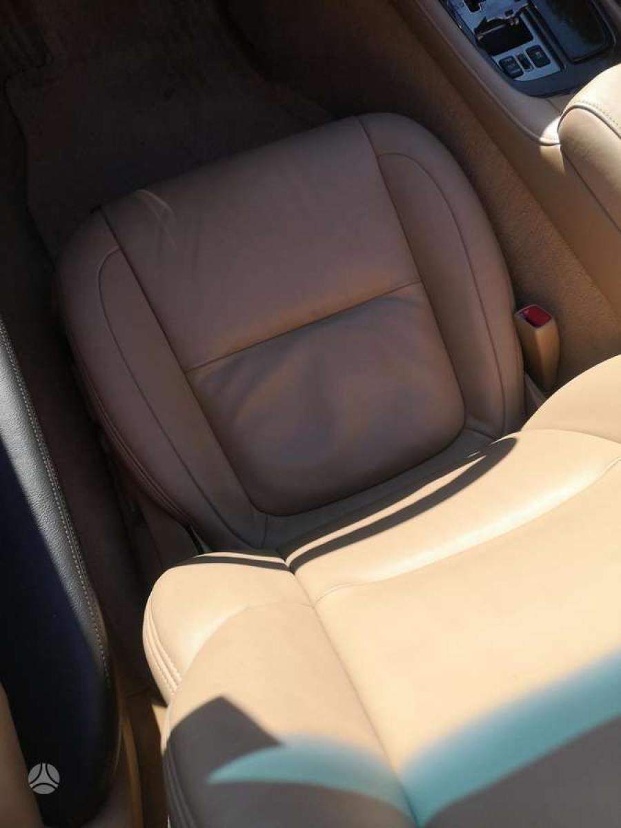Black Lexus SC 430 2007 in Vilnius, with an engine capacity of 4.29 L and mileage of 133 thousand km for 12750 €, photo 16 on AUTOMOTO.COM.LV