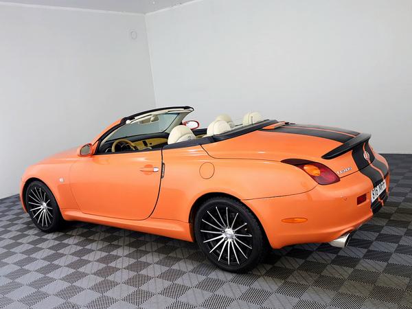 Oranžs Lexus SC 430 2005 Tallina, ar dzinēja tilpumu 4.30 L un nobraukumu 239 tūkst. km par 7999 €, foto 2 vietnē AUTOMOTO.COM.LV