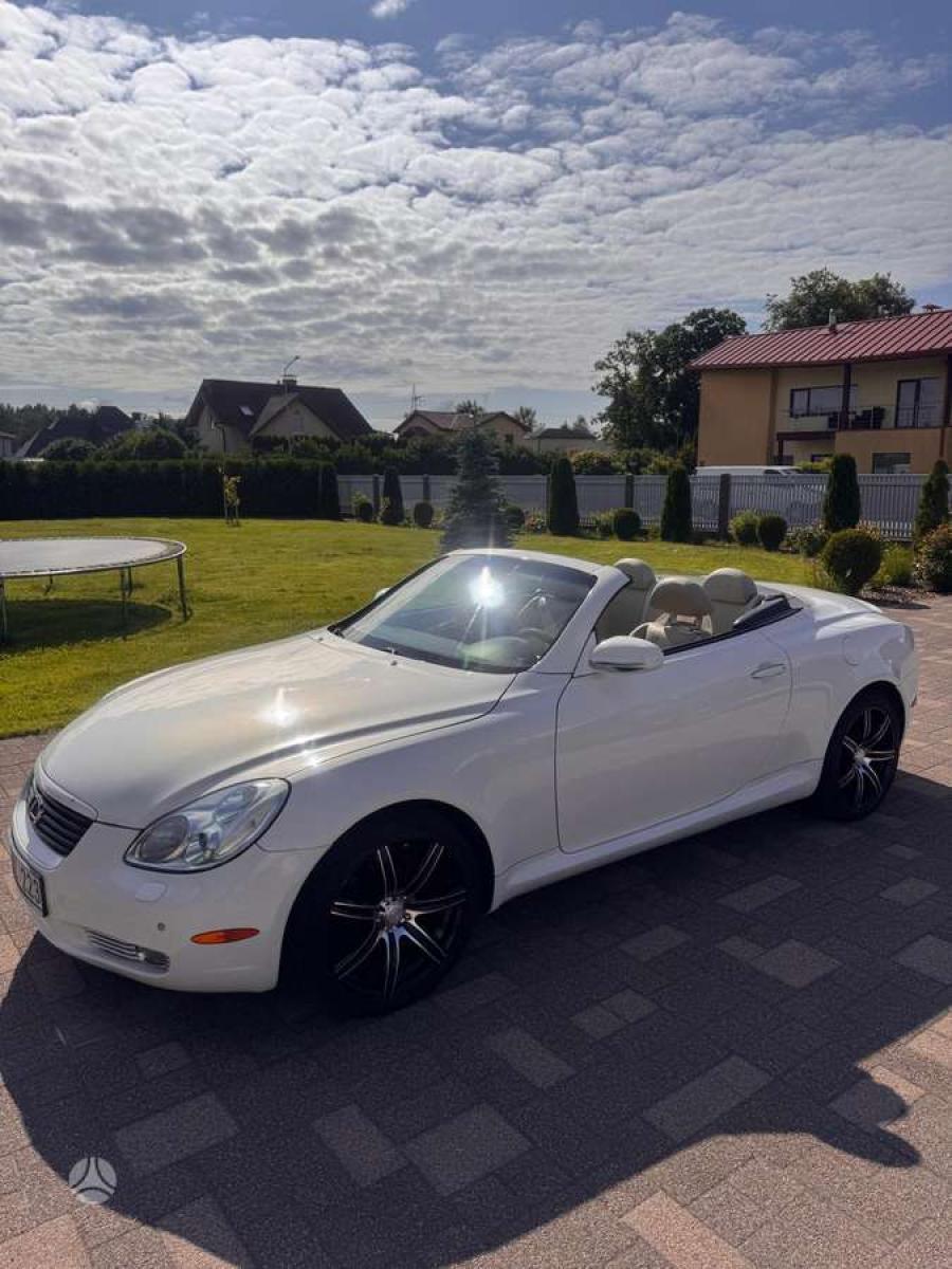 White Lexus SC 430 2002 in Riga, with an engine capacity of 4.29 L and mileage of 236 thousand km for 11500 €, photo 1 on AUTOMOTO.COM.LV