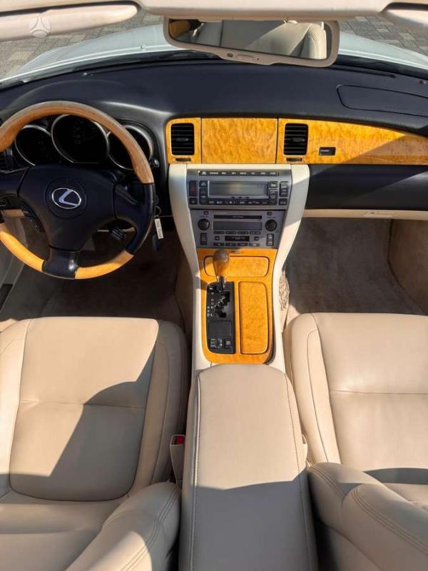 Balts Lexus SC 430 2002 Rīga, ar dzinēja tilpumu 4.29 L un nobraukumu 236 tūkst. km par 11500 €, foto 2 vietnē AUTOMOTO.COM.LV