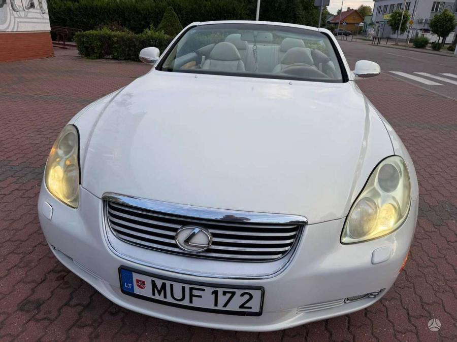 White Lexus SC 430 2003 in Vilnius, with an engine capacity of 4.29 L and mileage of 48 thousand km for 14500 €, photo 3 on AUTOMOTO.COM.LV